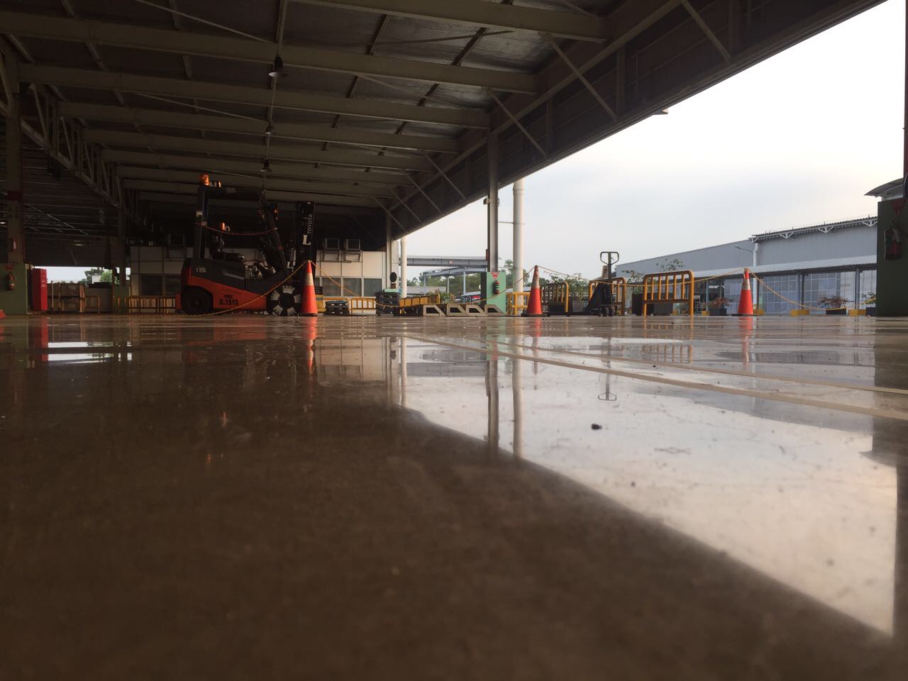 FloorCrete USA – C2 Gloss Concrete Flooring System